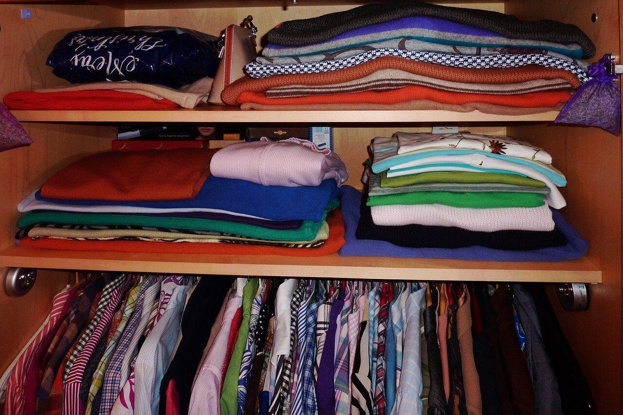 8 Helpful Tips to Organize Your Closets - HomeSpec